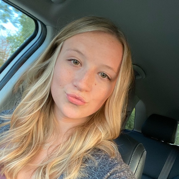 Allison's Closet (@seitz_allison) | Poshmark